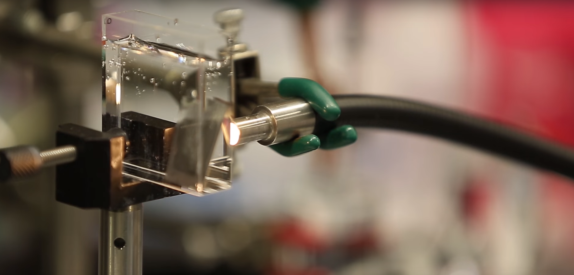 Scientists Use Solar to Convert Carbon Dioxide into Fuel
